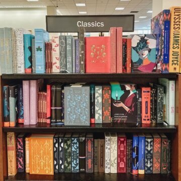 25 Best Easy to Read Classics for Beginners 2025