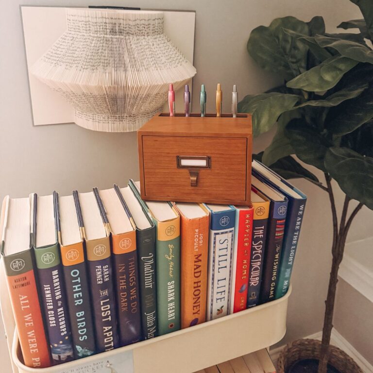 15 Best Gifts For Librarians: Unique Ideas That Show You Care